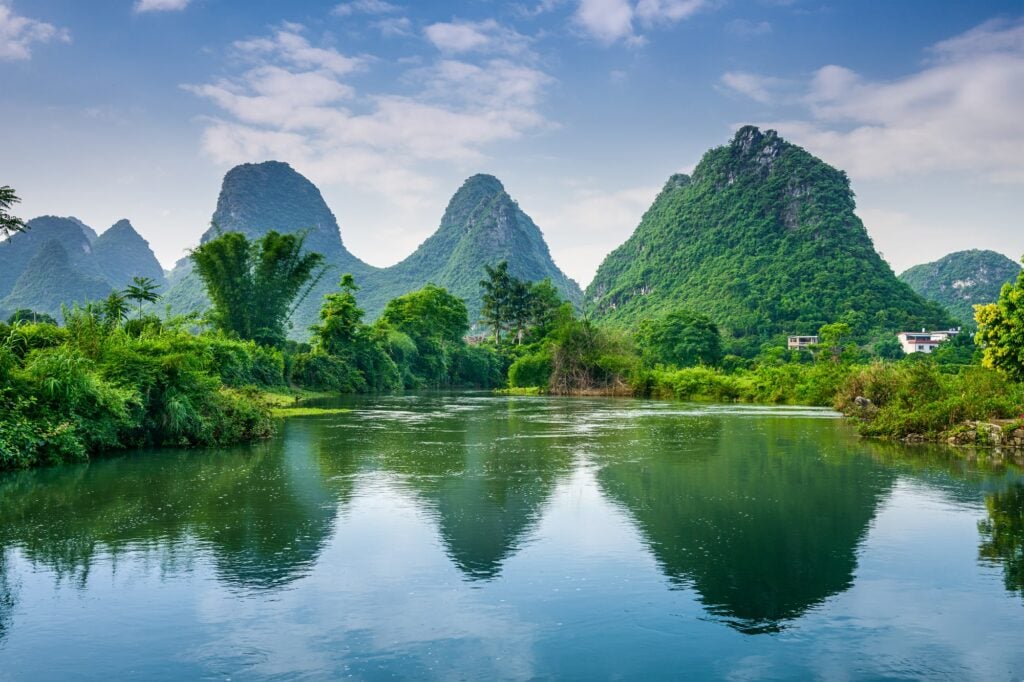 Rio Li: Guilin to Yangshuo Cruise, Scenic & Travel Guide
